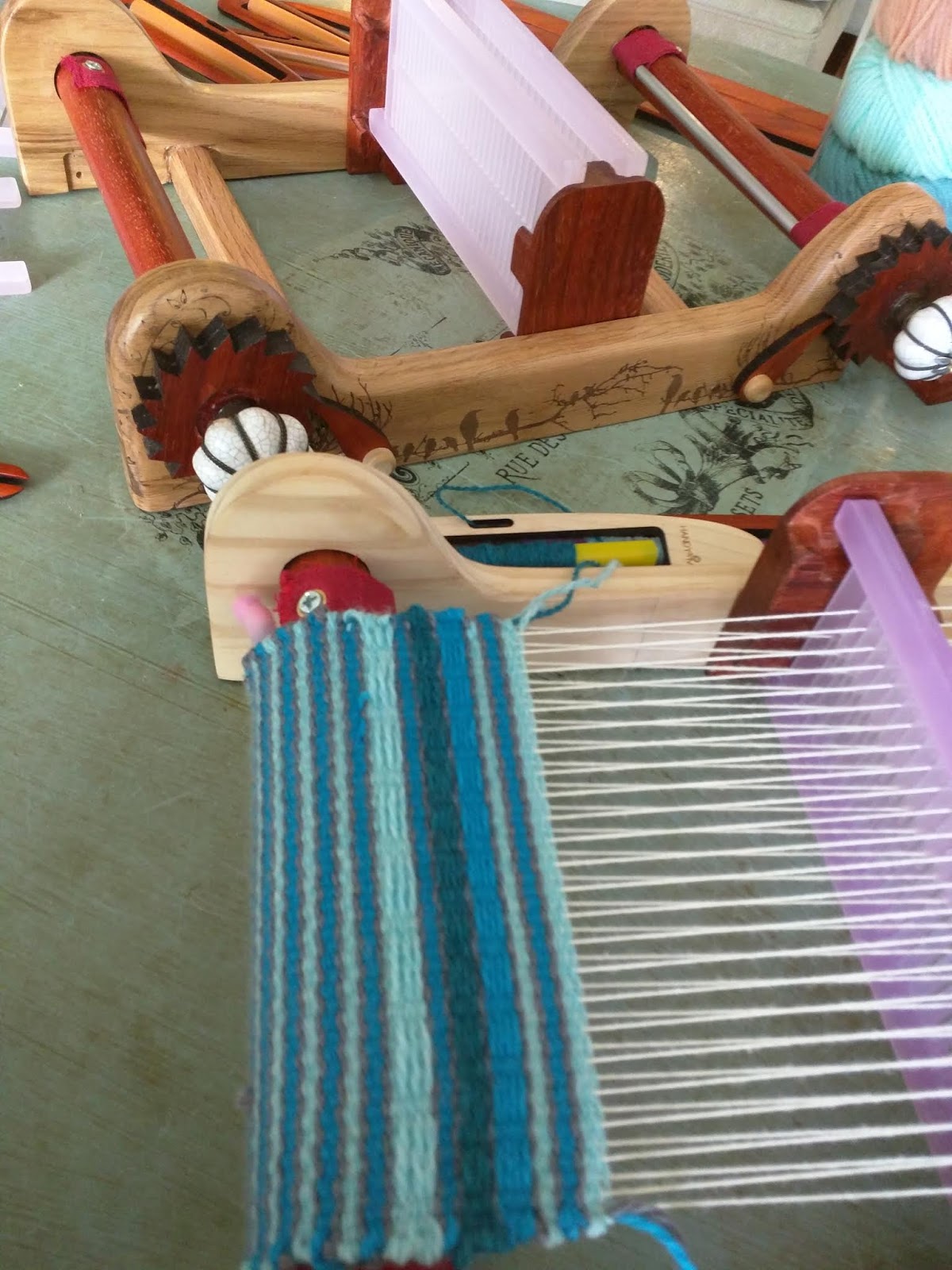 She's just a girl who creates...: 7" Sampler Rigid Heddle Loom Set.
