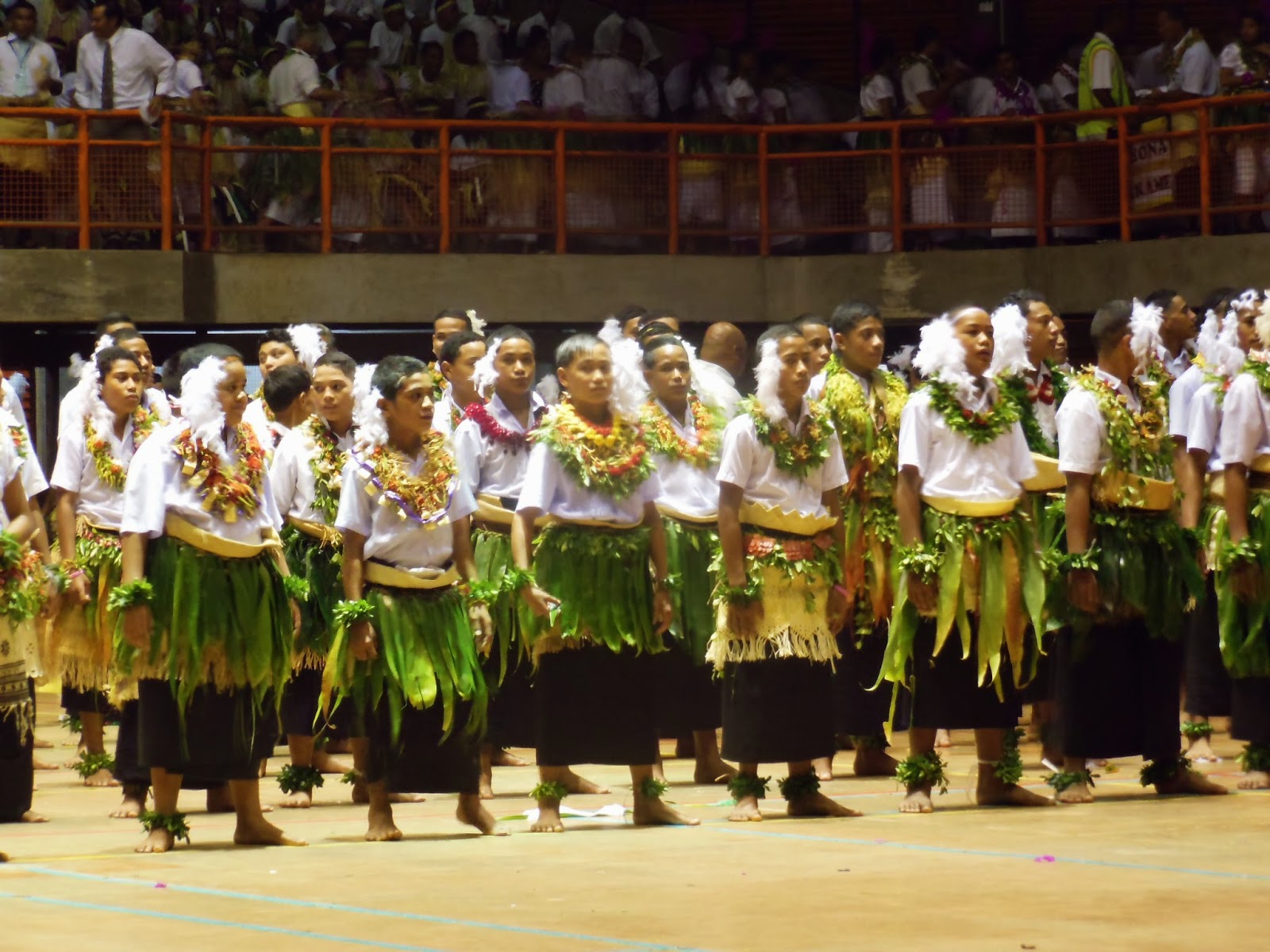 Tonga!: More pictures of the dancers and their traditional costumes.