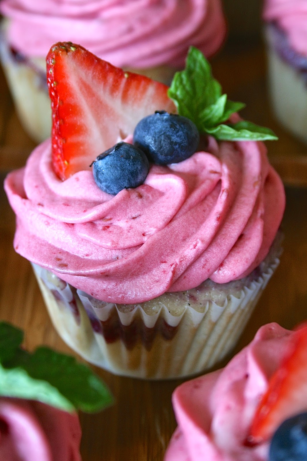 Oregon Transplant: Mixed Berry Cupcakes