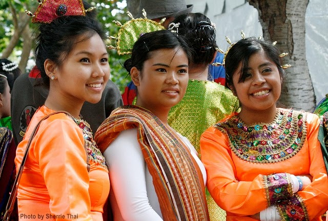 What Michael Likes: A Curious Case Study on Skin Whitening and ...