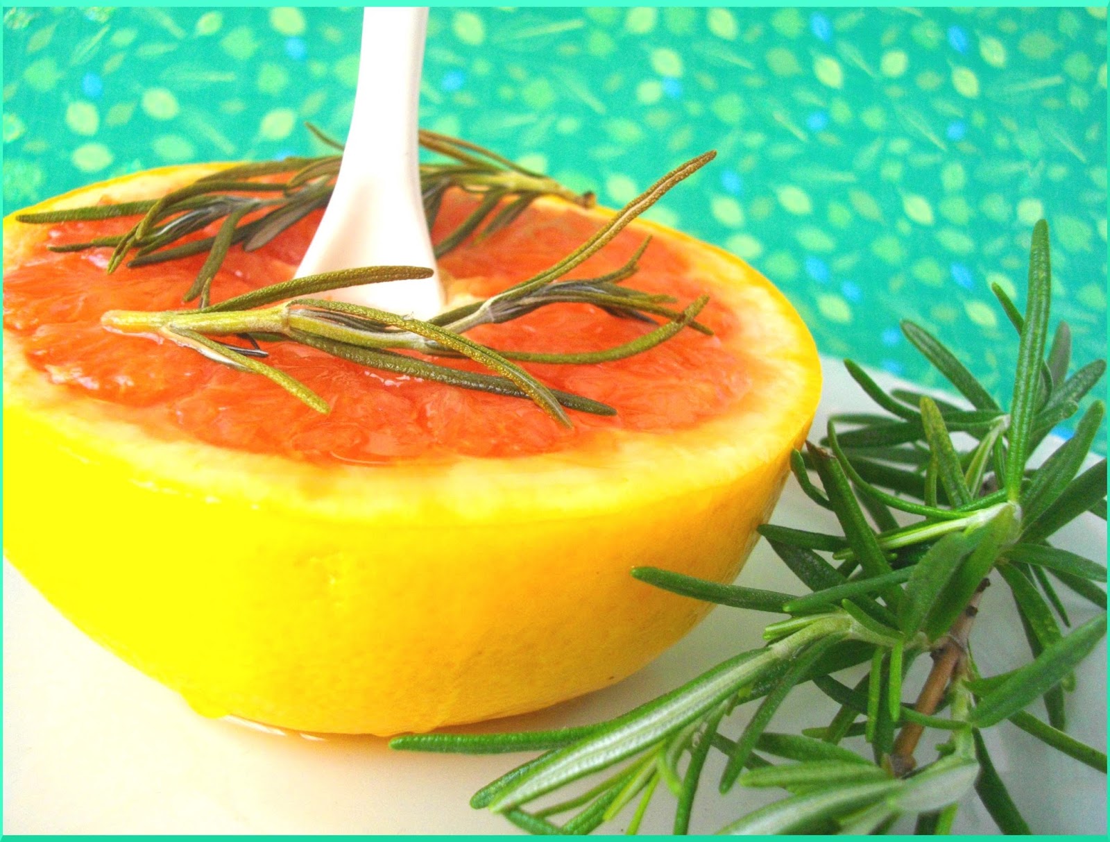 Trois P'tites Miettes . . .: Pamplemousse roti au romarin et à la cardamome