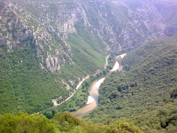 TAROVA: ΤΑ ΣΤΕΝΑ ΤΟΥ ΝΕΣΤΟΥ ΑΠΟ ΤΟΠΟΘΕΣΙΑ "ΚΑΛΑΙ"