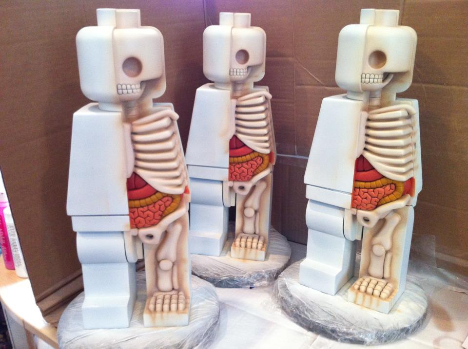 The Anatomy of a LEGO Man (95 Pics)