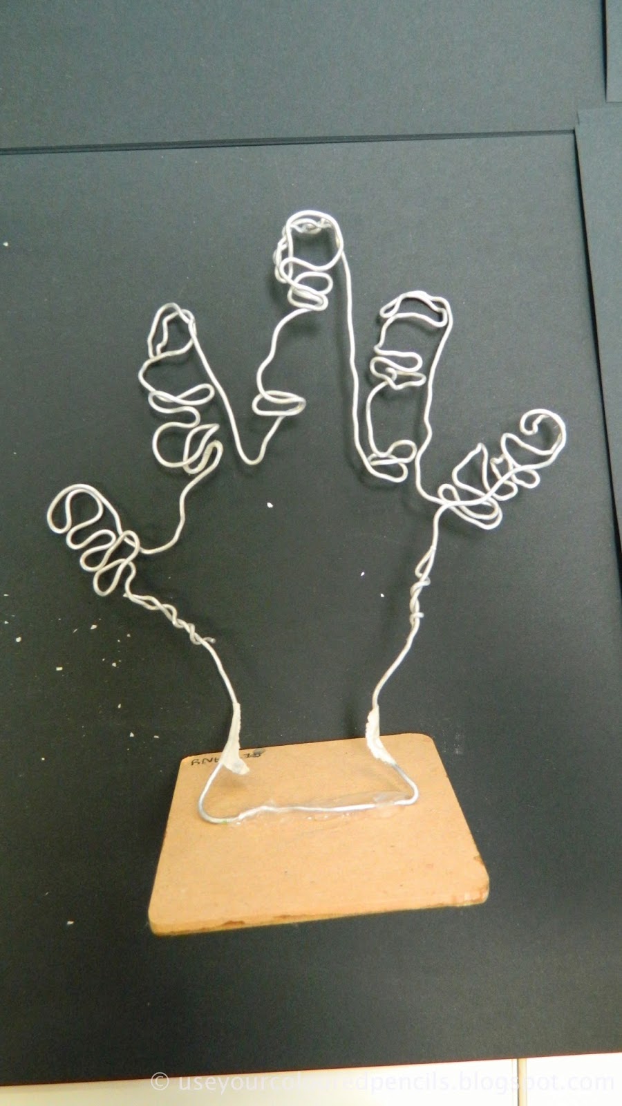 Use Your Coloured Pencils: Contour Hands In Wire