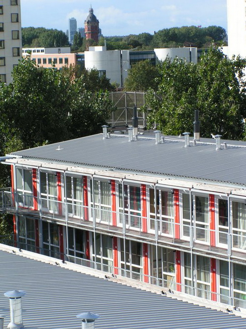 小島設計: 荷蘭的貨櫃屋宿舍 Keetwonen