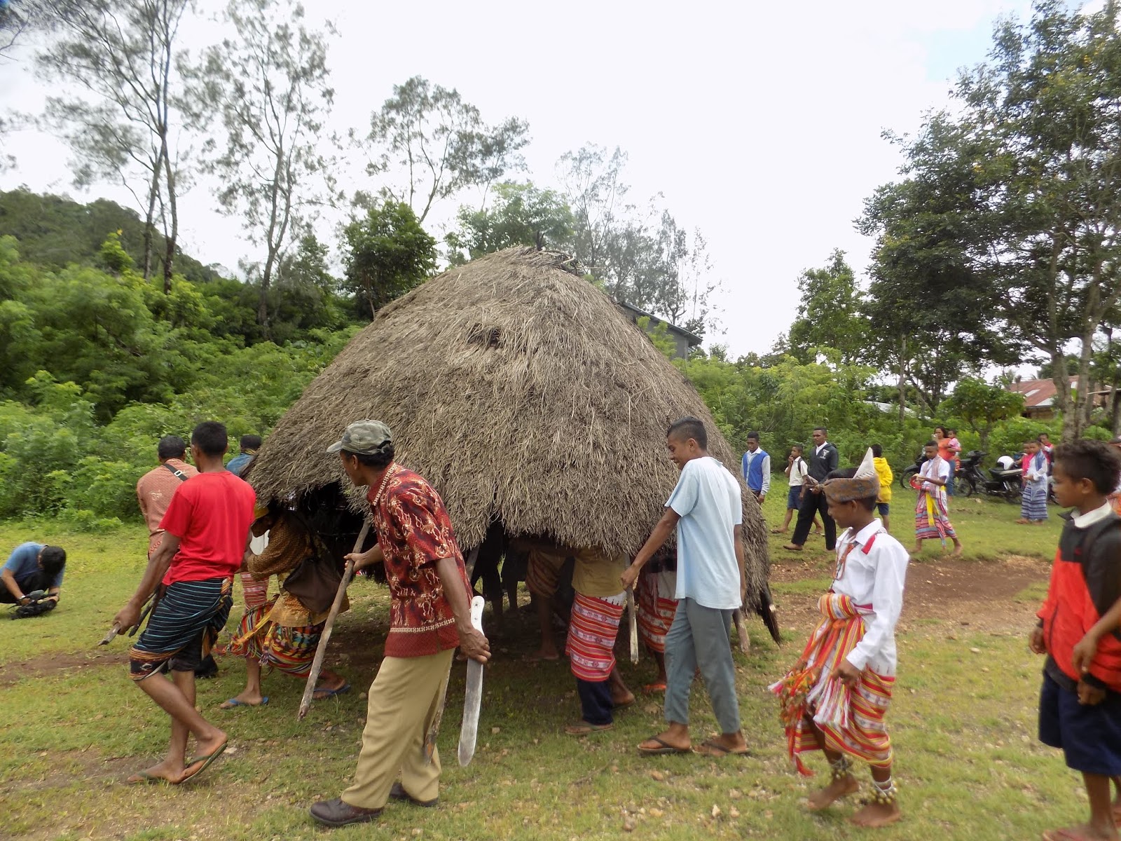 Mengenal Tradisi Pindah Rumah Timor Tengah Selatan