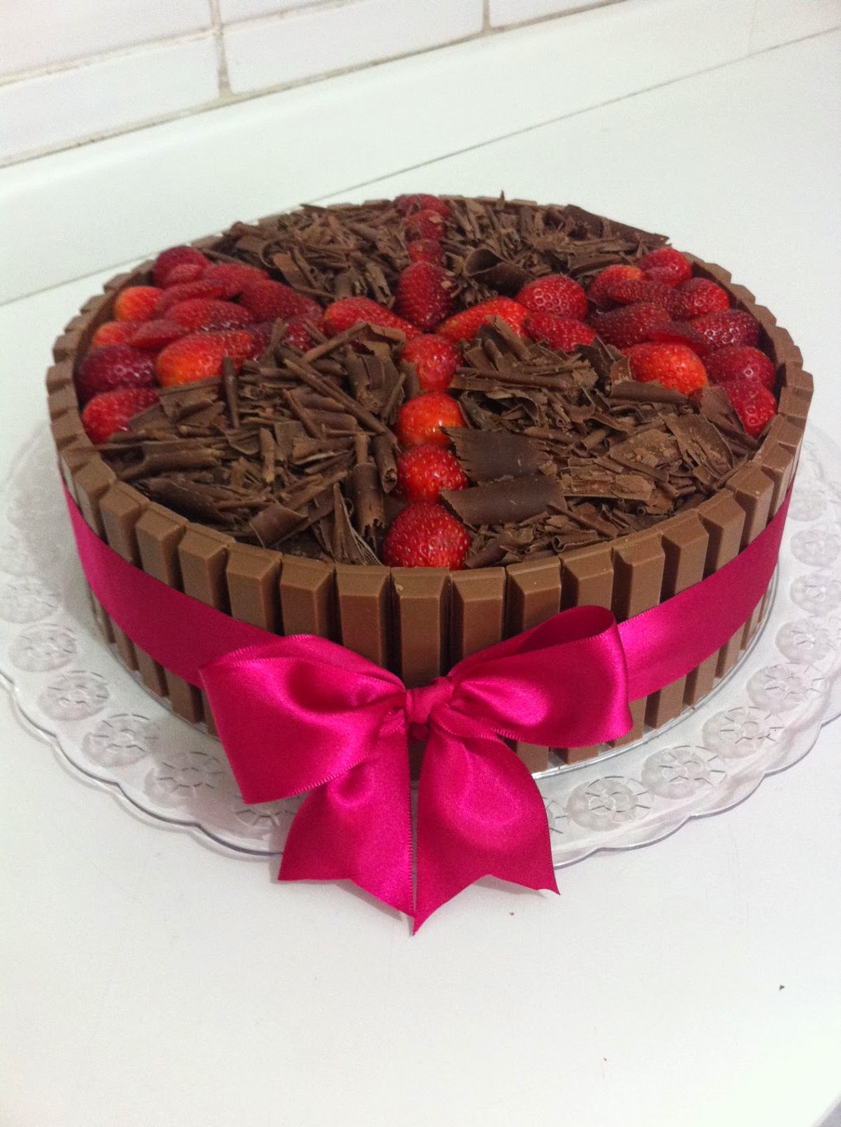Rosangela Rocha: Bolo Kit Kat. Mousse de Chocolate com Morangos.