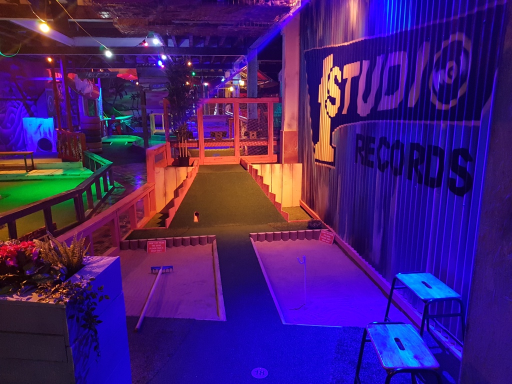 The Ham and Egger Files: Crazy Golf at Roxy Ball Room in Manchester