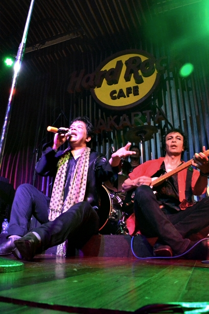 dionMomongan: Acid Speed Band, Sudah 35 tahun dan Still Live!