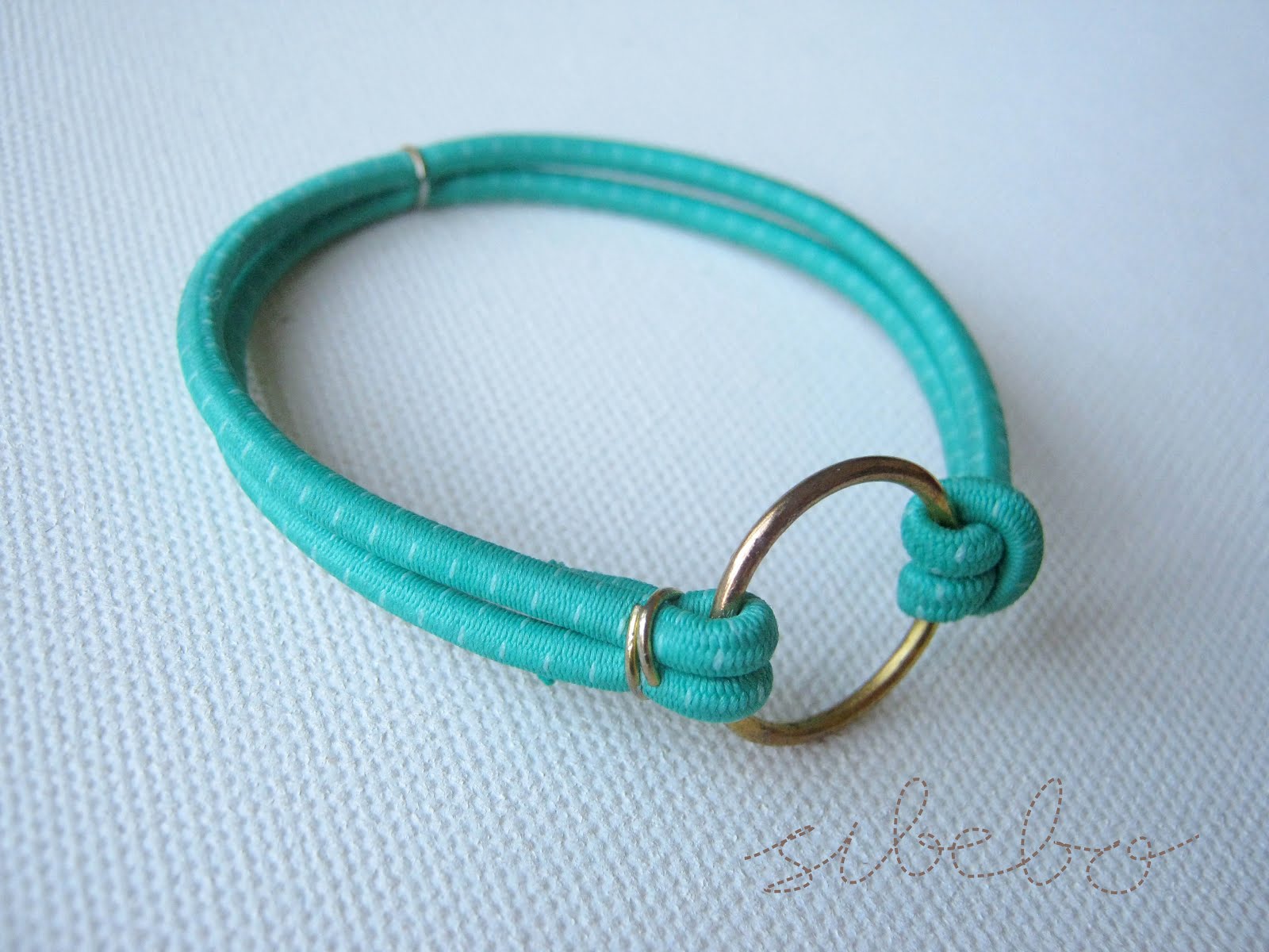 sibebo: DIY Loop Bracelet