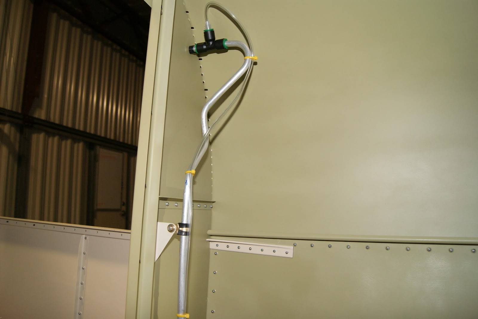 DOG Aviation John's RV-12 Blog: T-01219 Fuel Tank Vent Installed