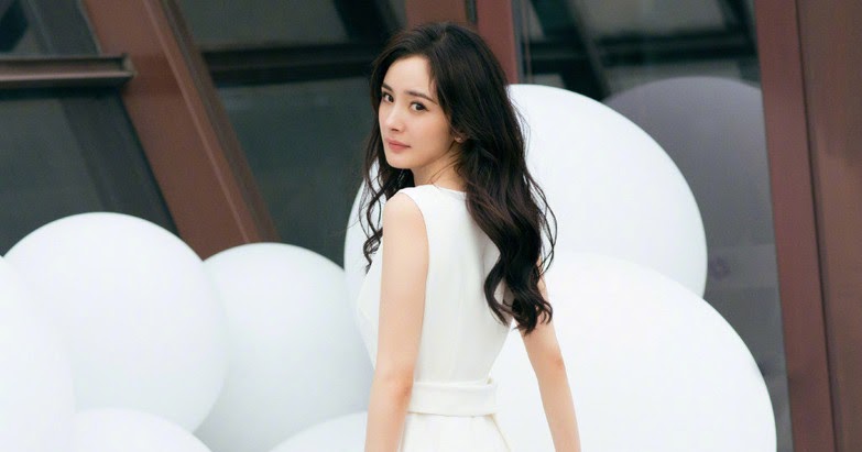 China Entertainment News: Fashion icon Yang Mi releases fashion shots
