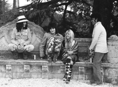 Stones Please Don`t Stop: Ronnie Wood , "Some Girls" ..... Krissy Findlay