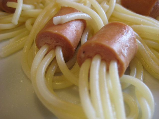 Maman....je sais pas quoi faire ! ! ! : Les Knackis-spaghettis
