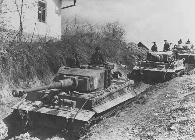 World War II in Pictures: Tiger Tanks