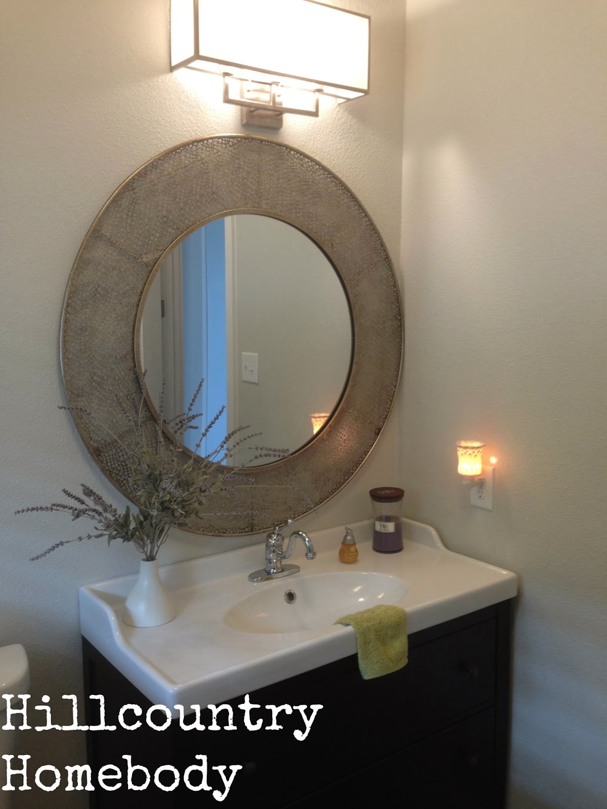 Hill Country Homebody: Finally..A Tour of the Powder Bath