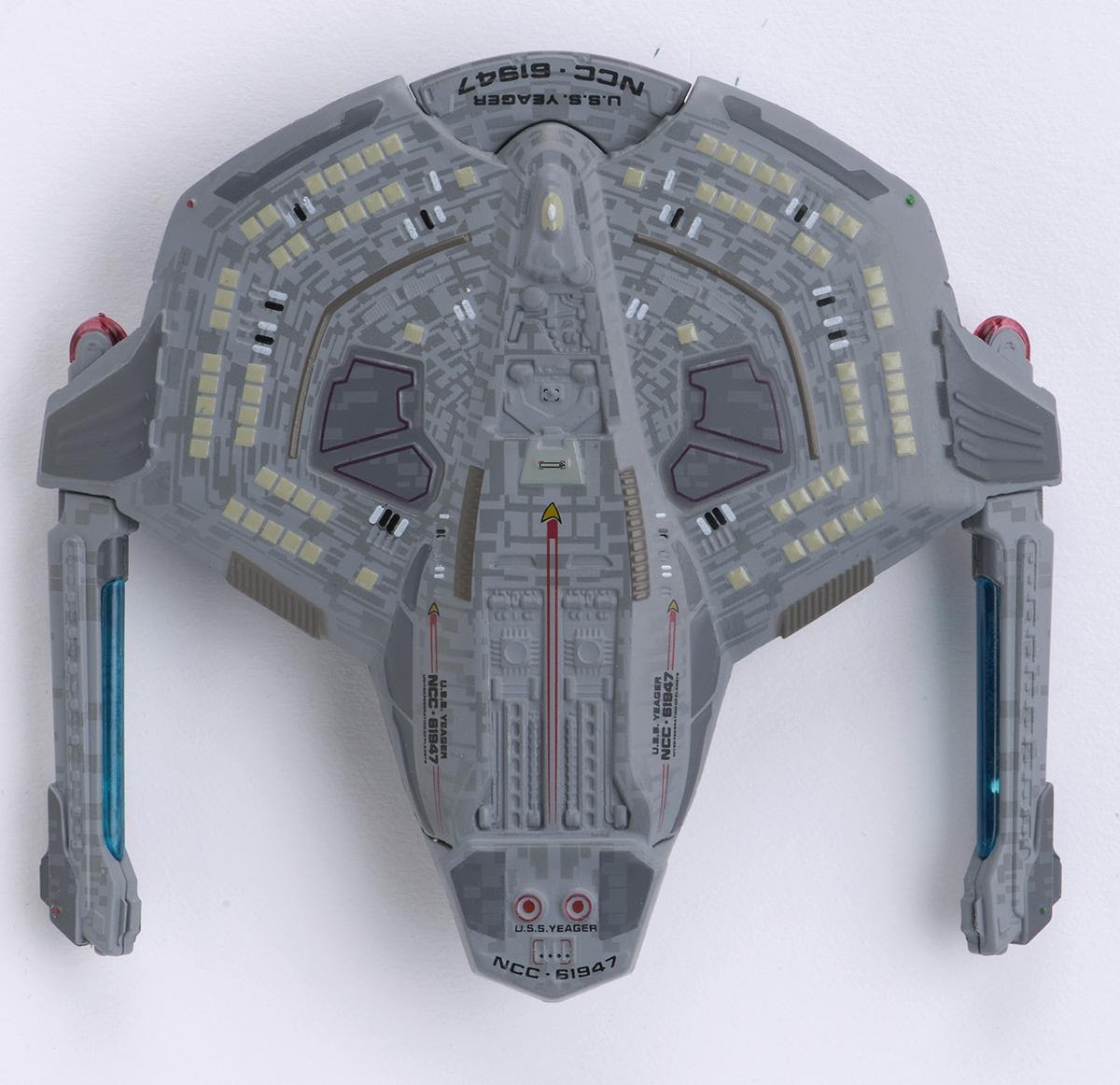 The Trek Collective: Starships Collection's Antares, Botany Bay, and ...