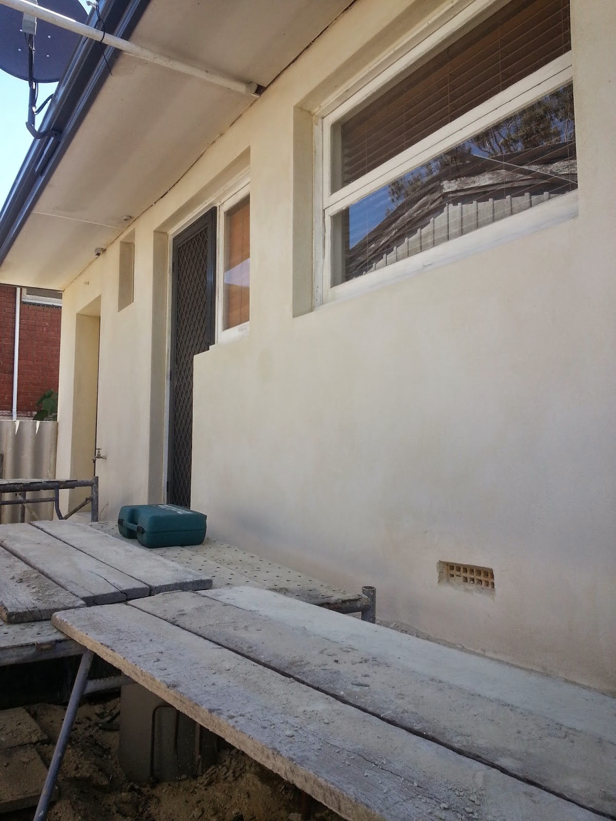 Jarrah Jungle: Before and After: Rendering The Exterior Bricks