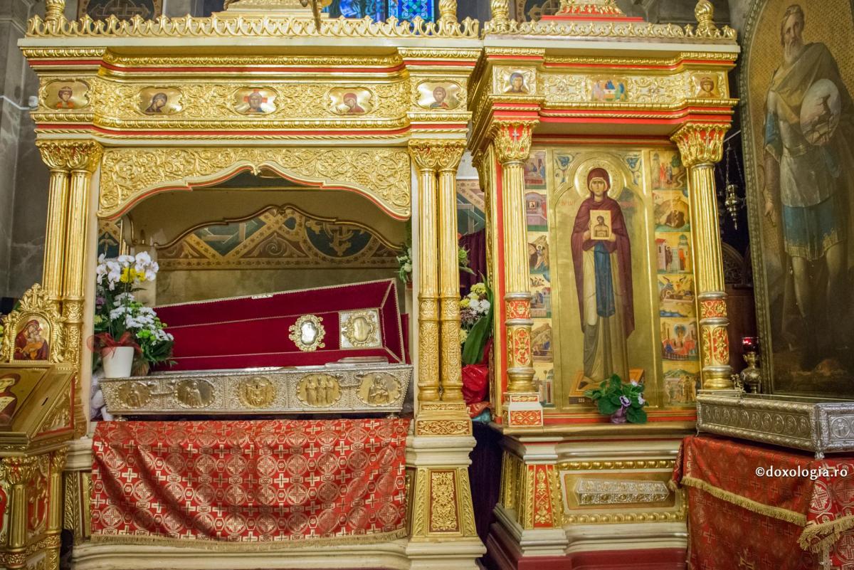 Cinstirea sfintelor moaste, clasa a 10 a ~ Didactica Ortodoxa