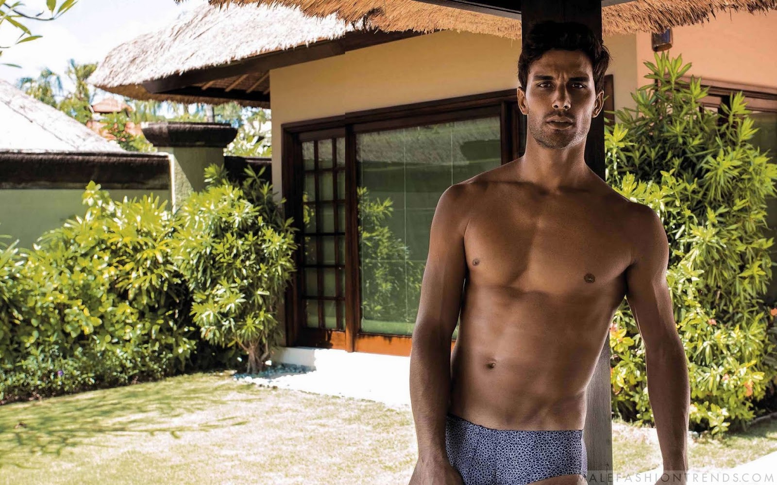 Jaime Astrain para DAMAN Magazine por Ronald Liem