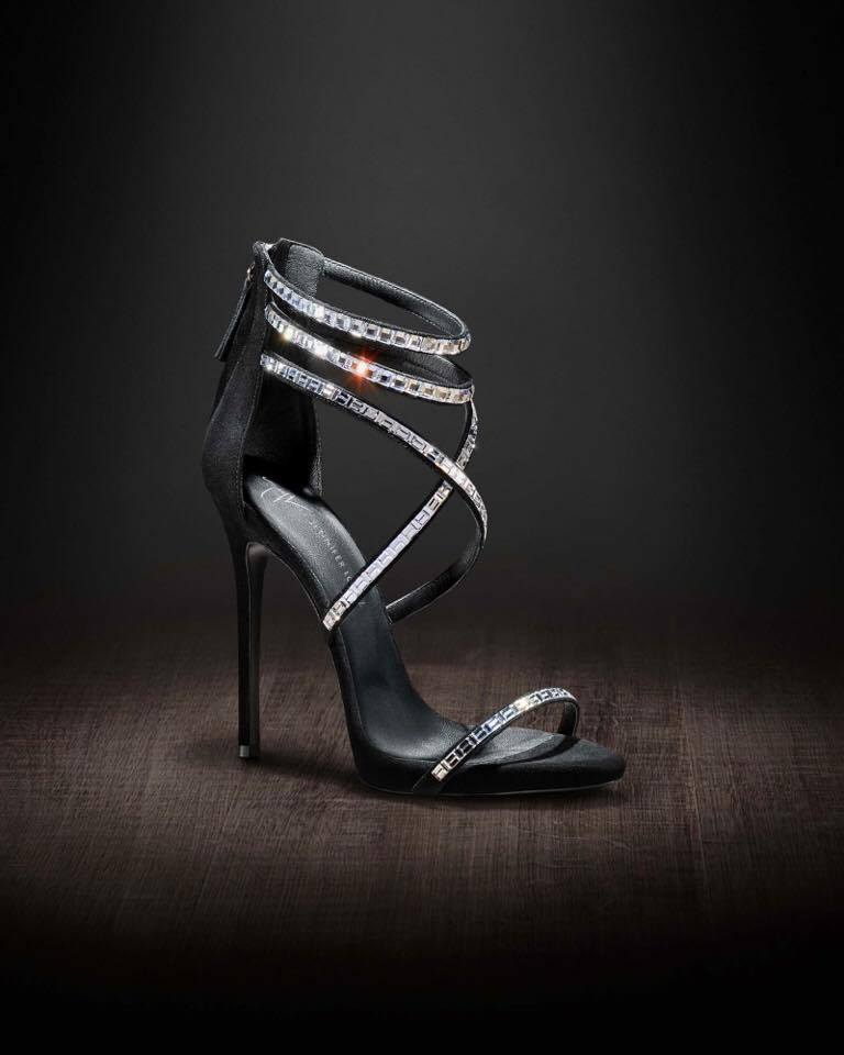 Diseño + Moda + Pasarela : NUEVA COLECCIÓN CÁPSULA GIUSEPPE POR JENNIFER