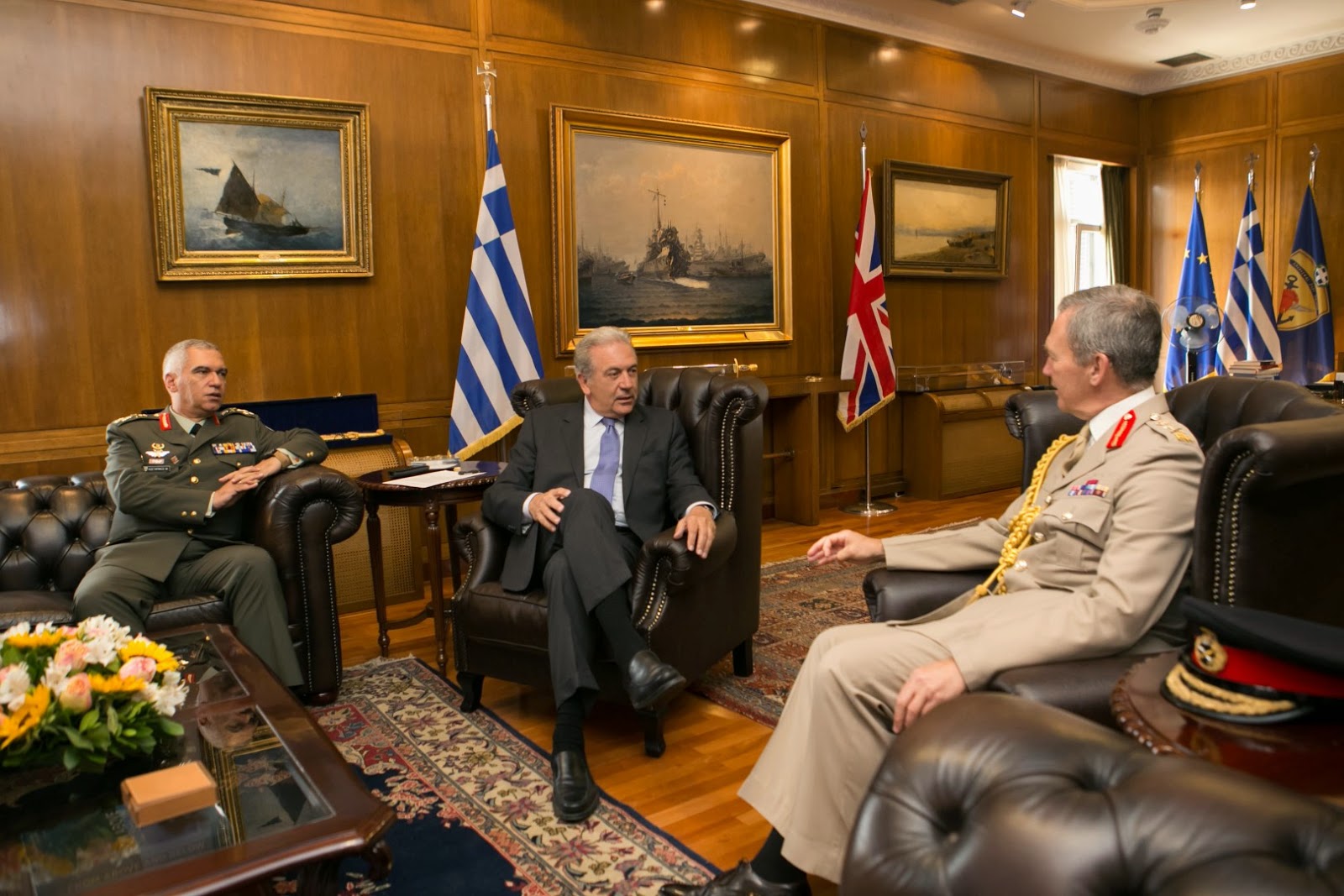 Συνάντηση ΥΕΘΑ Δημήτρη Αβραμόπουλου με τον Αρχηγό Ενόπλων Δυνάμεων του ...