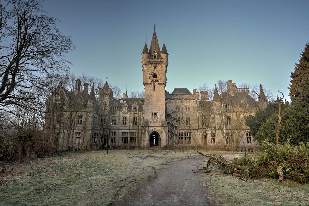 Deserted Places: The abandoned Miranda Castle of Belgium
