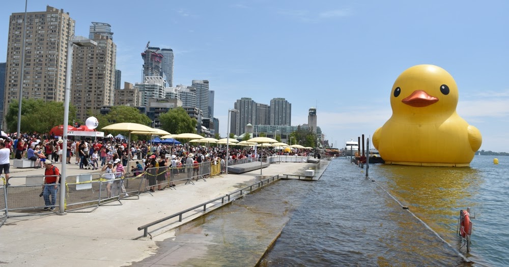 Toronto Grand Prix Tourist - A Toronto Blog: Canada Day and the World's ...