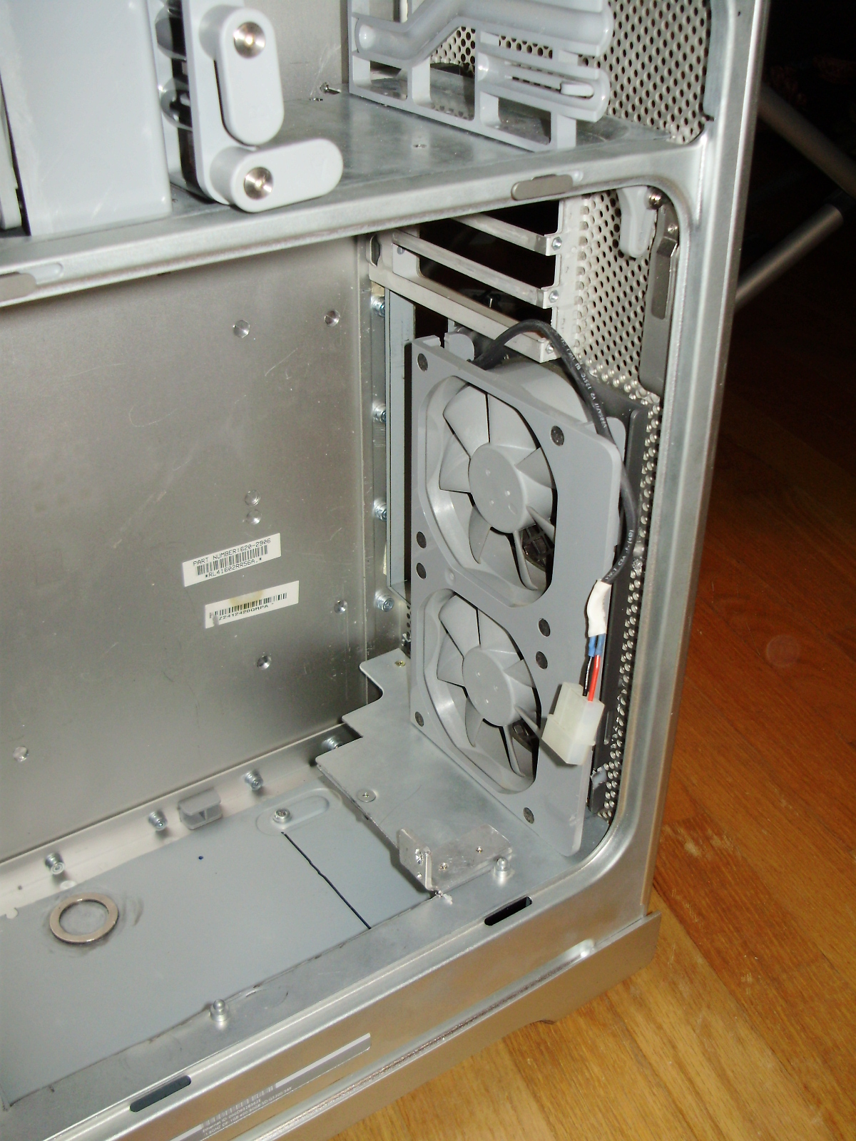 BuildIts: How to Fit Your PC in a Power Mac G5 Case