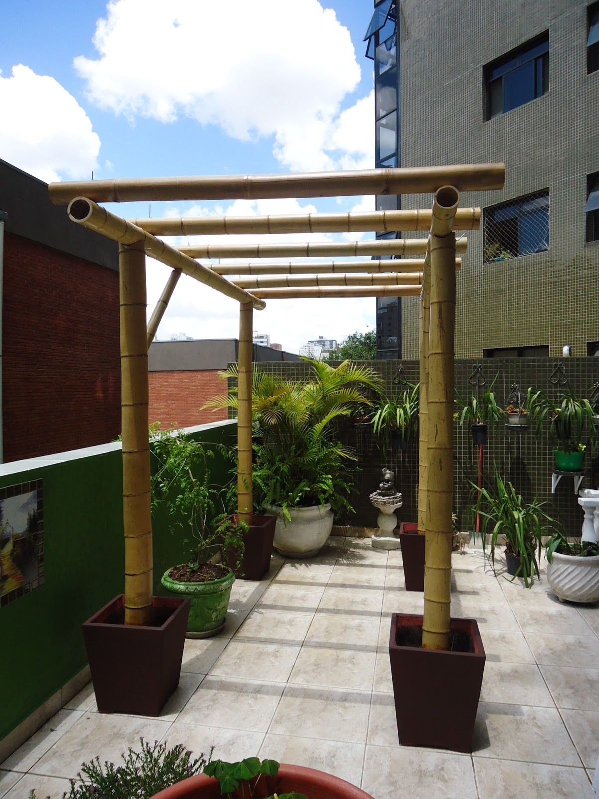 Vida Bambu - Curitiba - PR.: Pérgola em Bambu