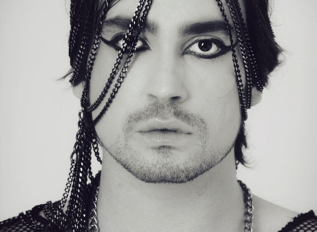 Johnny Hooker anuncia série de shows acústicos em São Paulo | Indieoclock