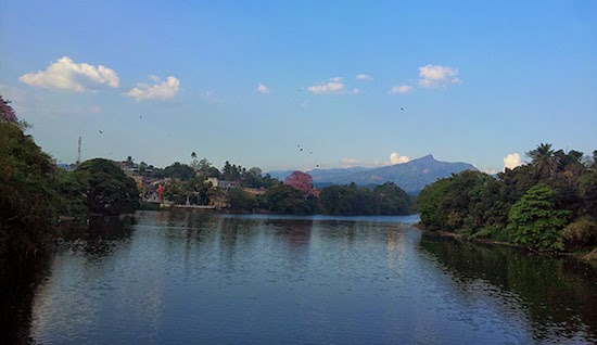 Sri Lanka Walk: Old Bridge of Katugastota.