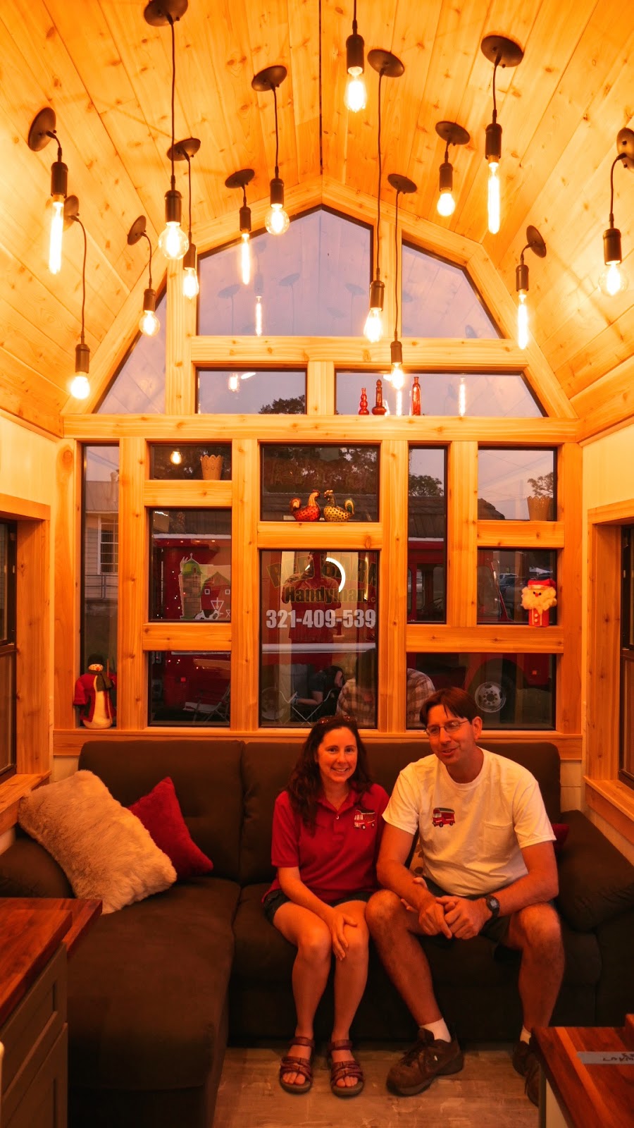 Relaxshacks.com: This Modern Tiny House "BARN" will drop jaws.....