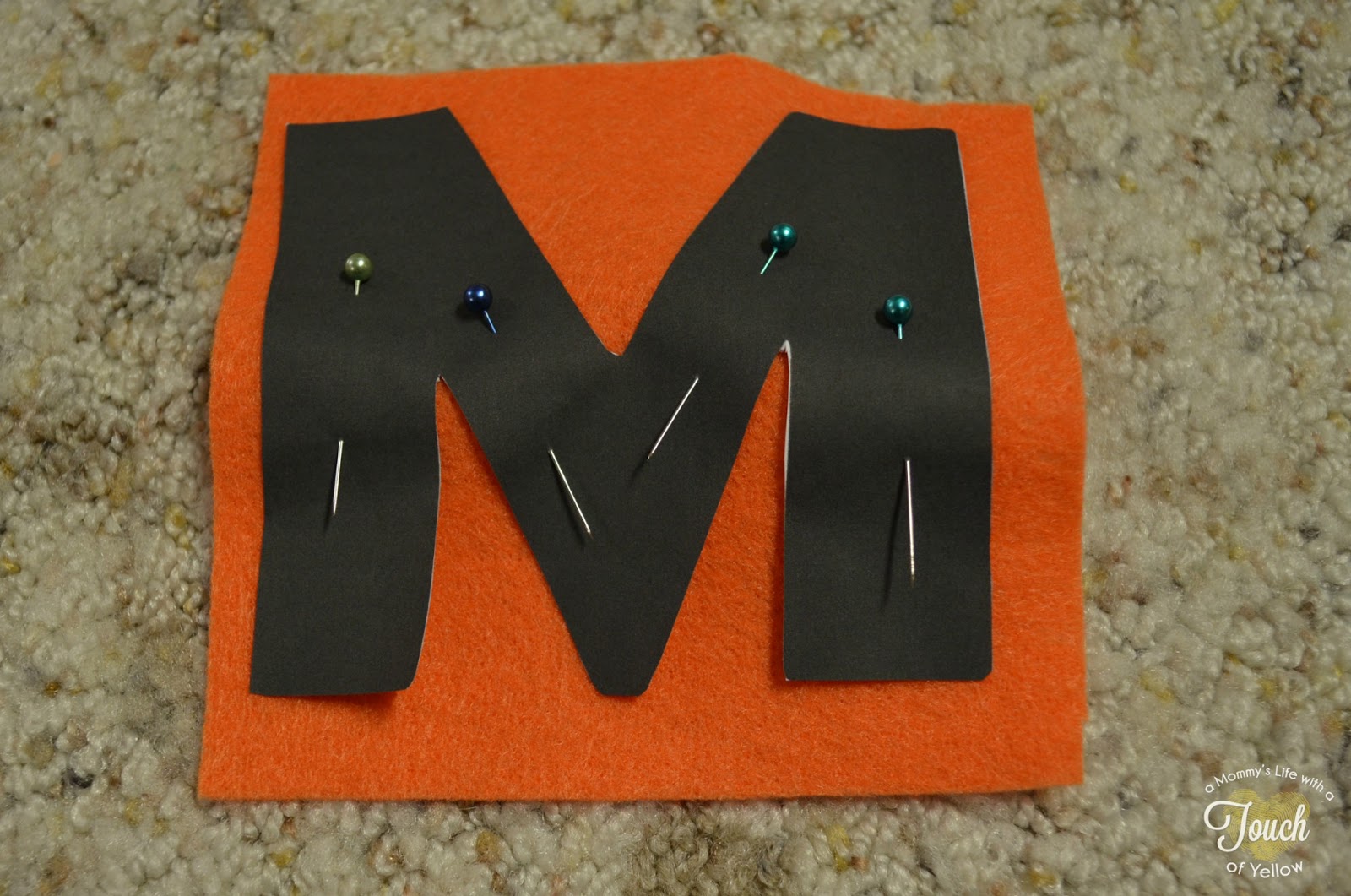 A mommy's life...with a touch of YELLOW: Superhero Cape {Tutorial}