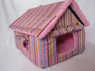 pisici de rasa: casuta pentru pisici