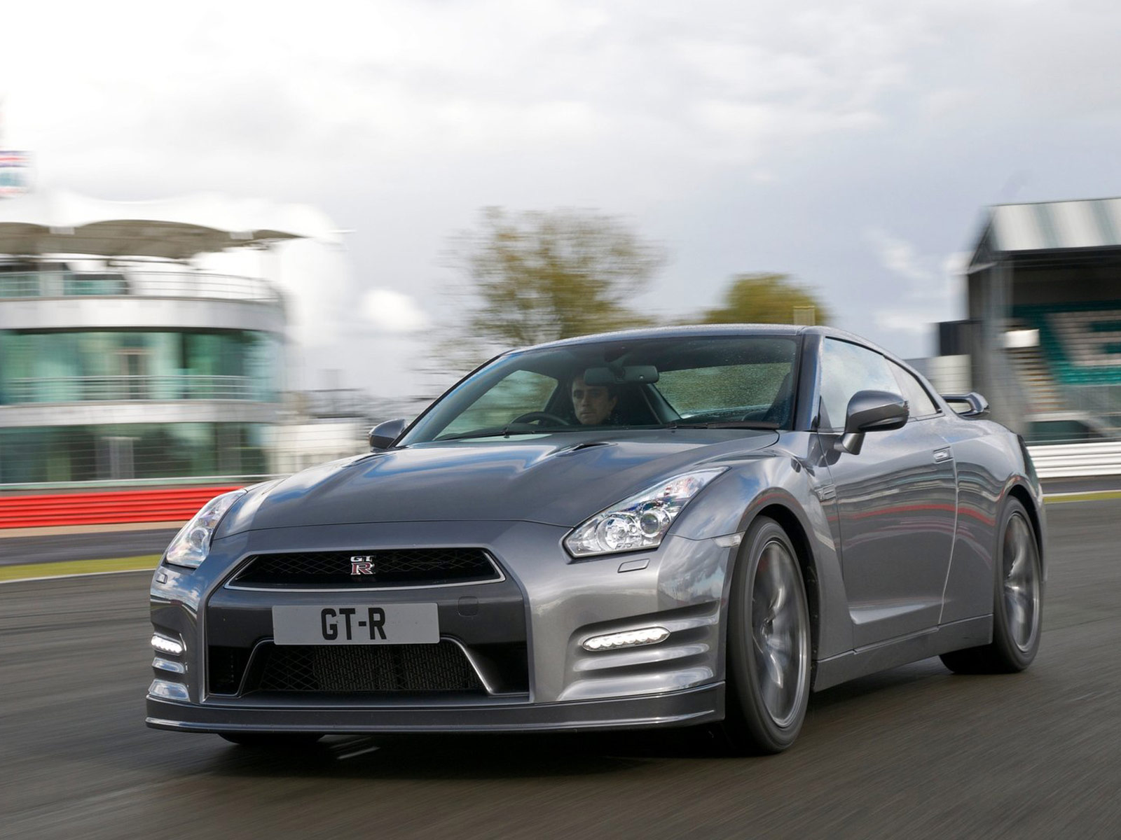 Japanese car photos 2012 NISSAN GT-R Insurance Information