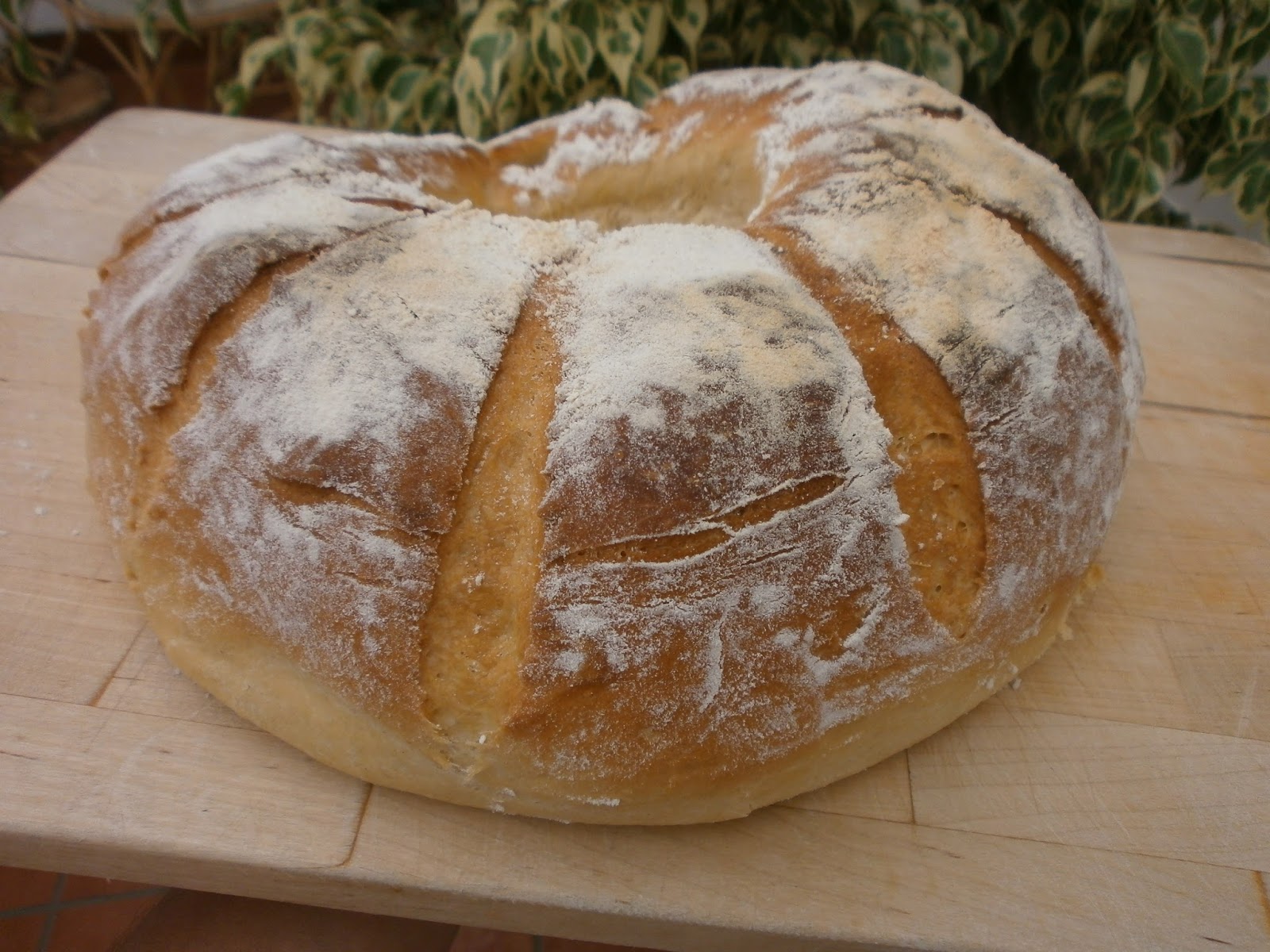Luzmary y sus recetas caseras: ROSCA DE PAN RELLENA DE JAMÓN SERRANO Y ...