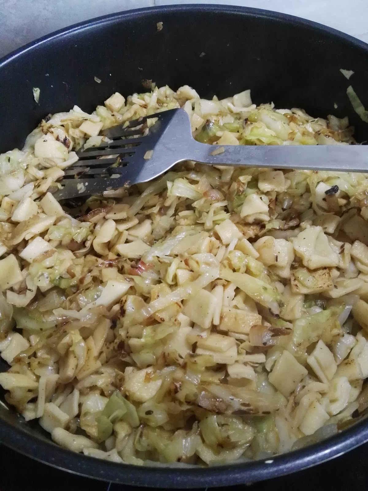 Krautfleckerl mit handgemachten Fleckerln, aus Großmutters Zeiten