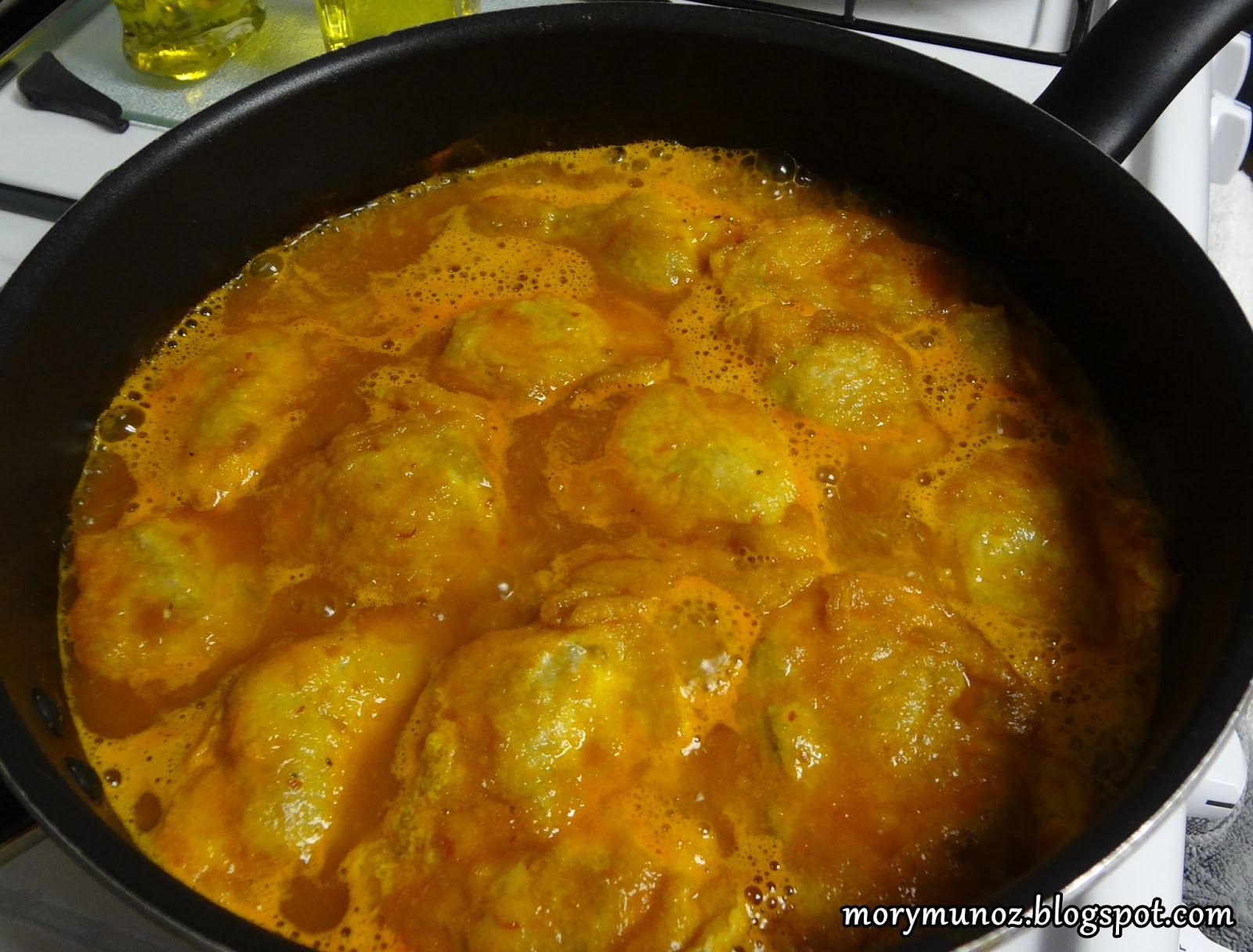 Recetas de cocina con Mory: Patas de puerco capeadas en salsa roja