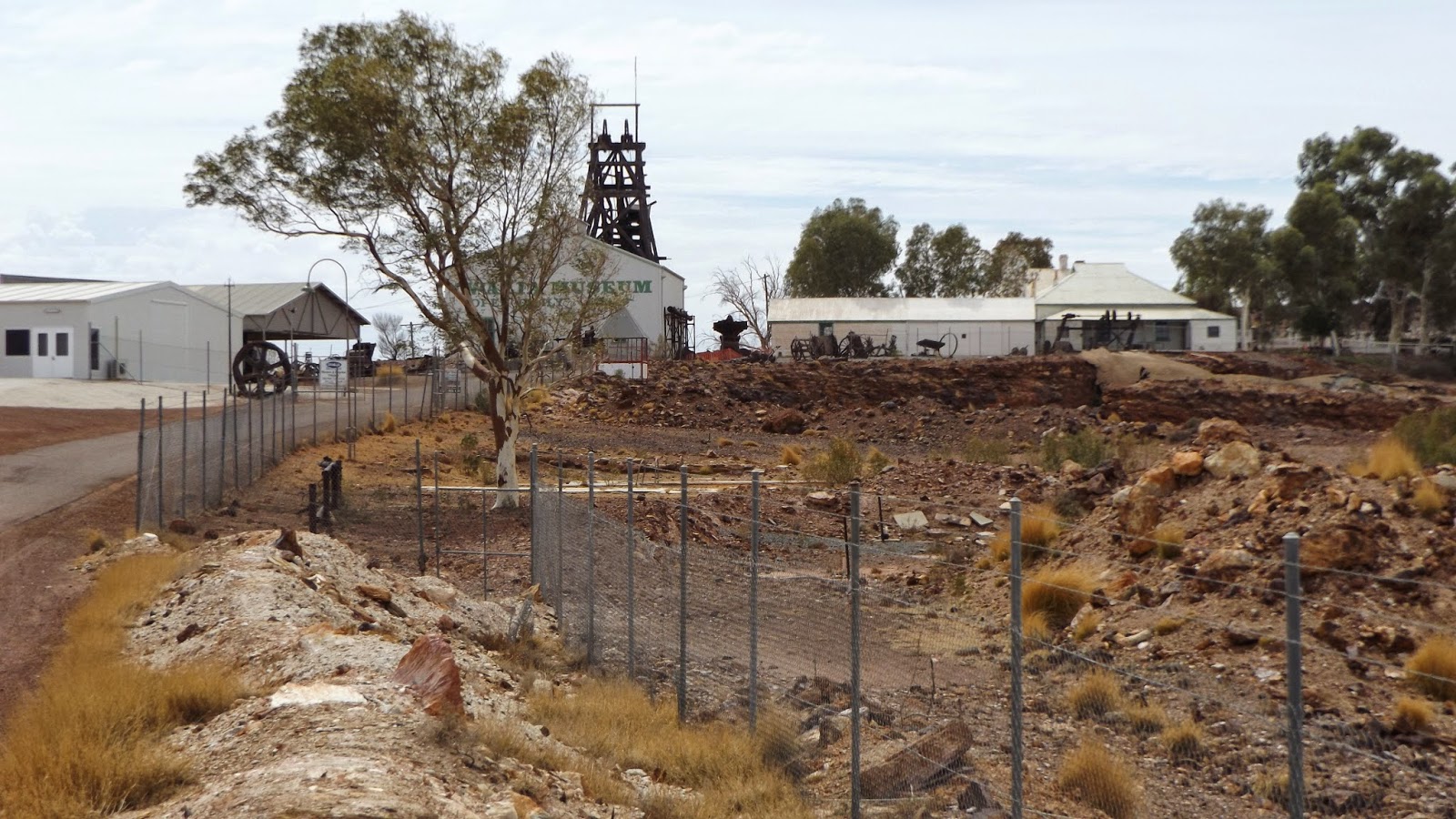 Living the Dream in Oz: Norseman to Leonora (includes Lake Ballard and ...