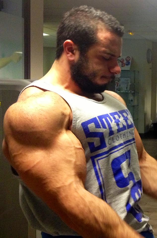 Muscle Lover: Lorenzo Becker