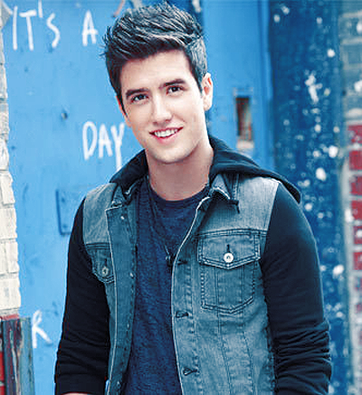 BTR Fansite: Logan Henderson