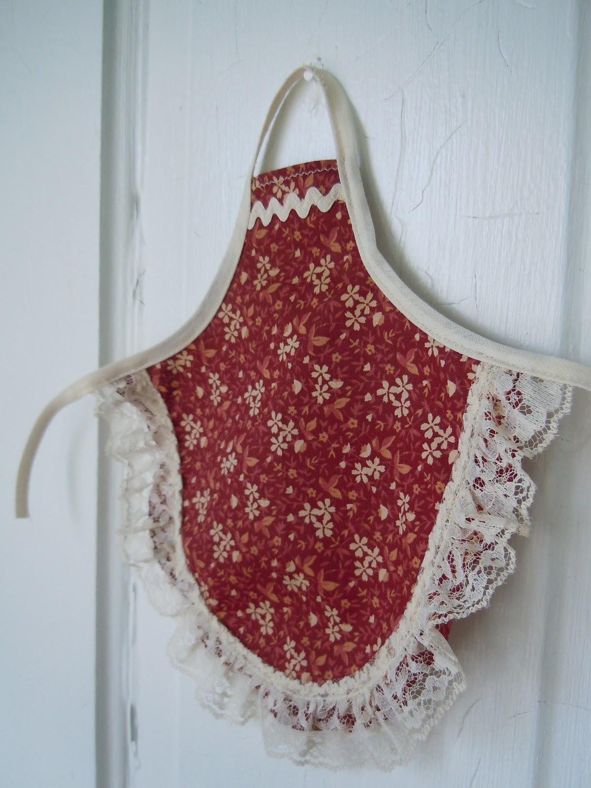 Aurora Blythe: Miniature Aprons