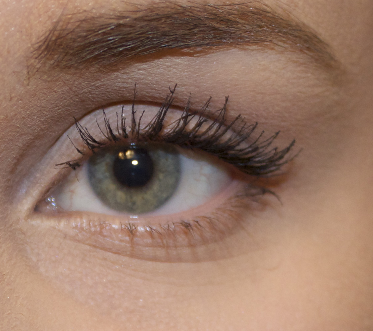 BeautyByT: L'Oreal Shocking Extensions Mascara Review & New Layout!