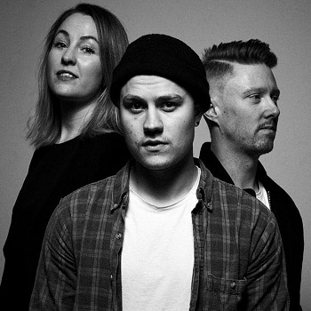 Loving Caliber - She Will Never Know ：歌詞+中文翻譯 - 音樂庫