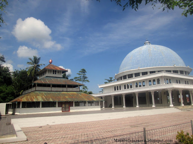 Sejarah Masjid dan Tongkat Po Teumeureuhom di Pidie - Zuhra Asra ...