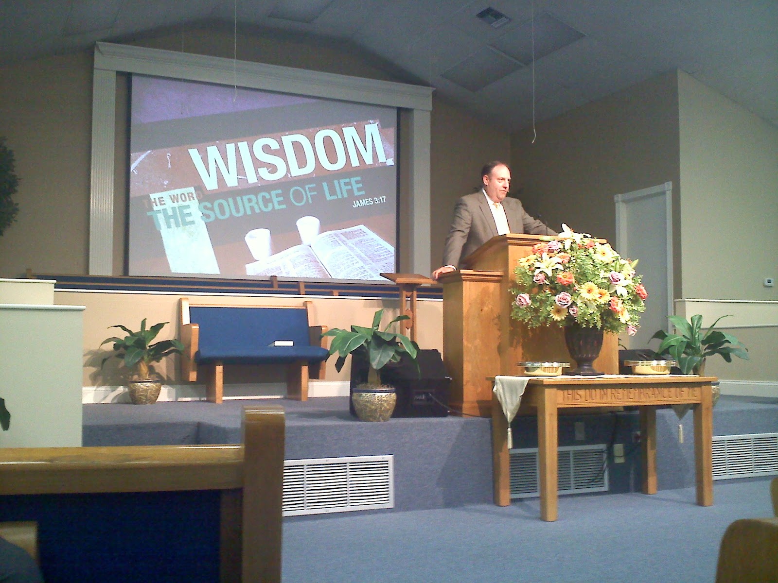 A Simple Guide to Projector Setup ~ Church Marketing Pro | Church Media ...