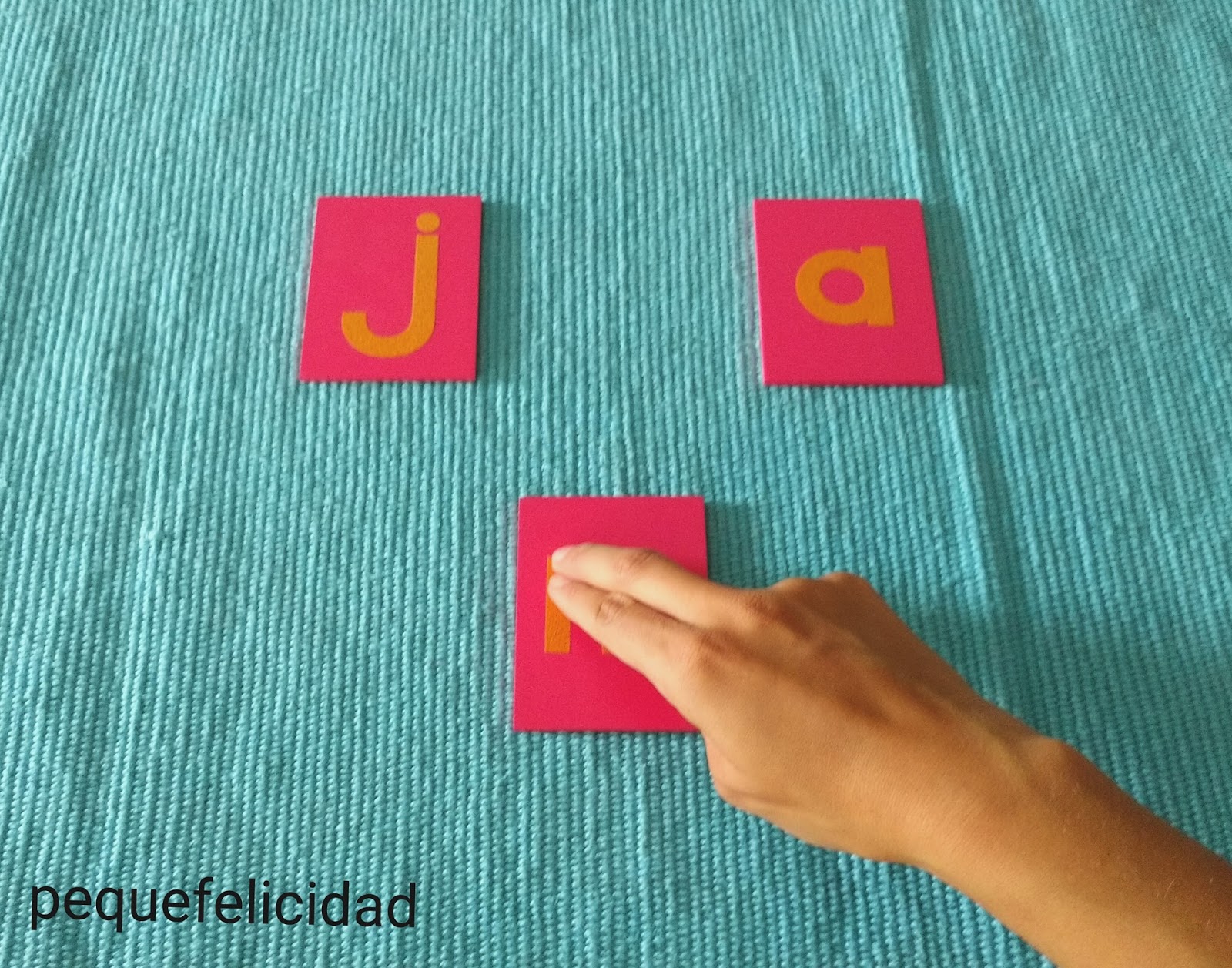 PEQUEfelicidad: LETRAS DE LIJA MONTESSORI. ¡CON SORTEO!