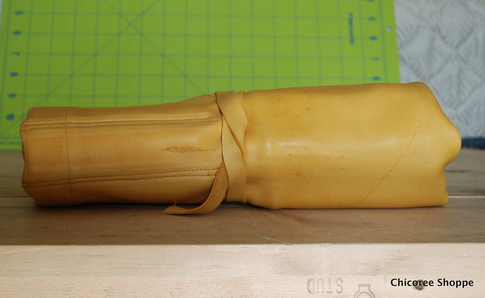 Chicoree Shoppe: How to Make a Leather Chisel Wrap