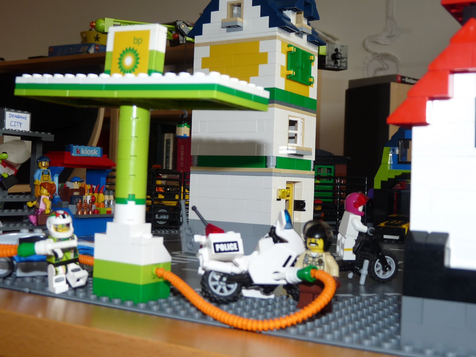 Letters from a broad...: See the sights in my amazing Lego city!